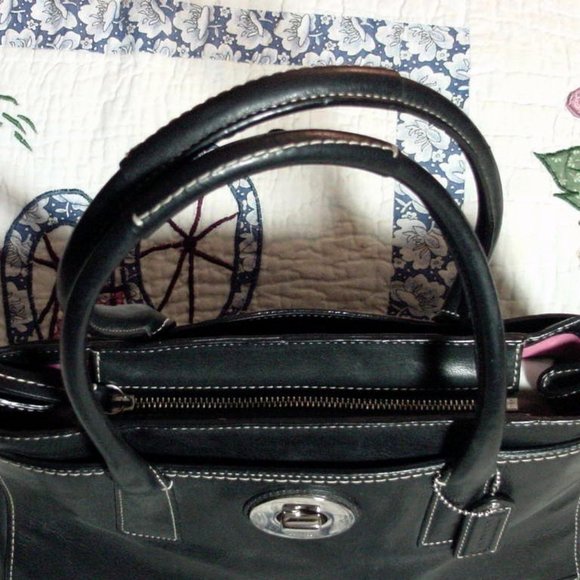 Coach | Bags | Black Leather Coach Bag Purse Twist Lock Snap Expandable ...
